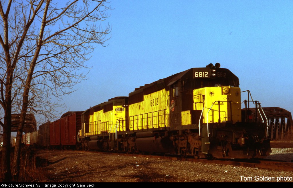 CNW 6812 and 6813